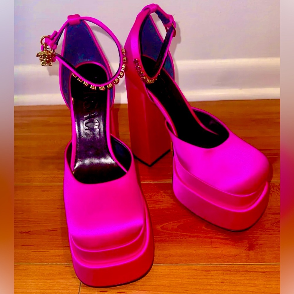 Brand New Versace Hot Pink Platform Pumps - Gem